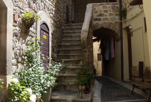 Scapoli: cosa vedere, dove dormire, dove mangiare | Touring Club