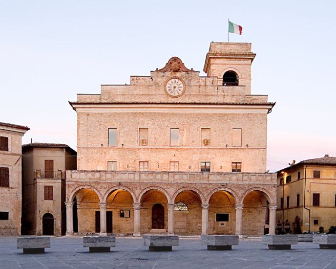 Trevi: cosa vedere, dove dormire, dove mangiare | Touring Club