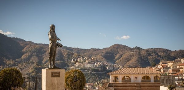 Taverna: cosa vedere, dove dormire, dove mangiare | Touring Club